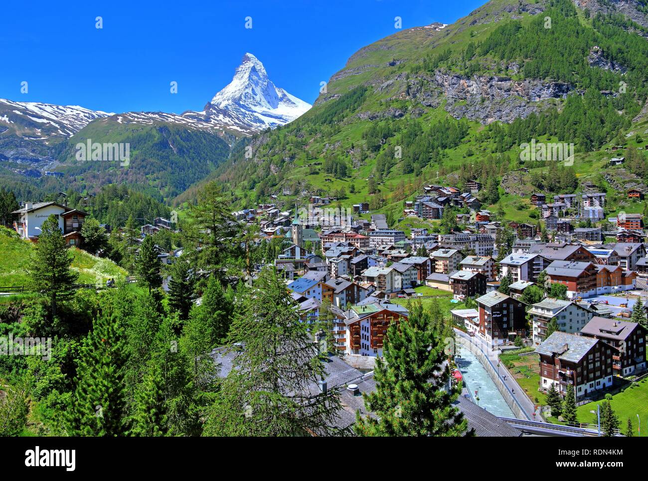 View of the village with Matterhorn 4478m, Zermatt, Mattertal, Valais ...
