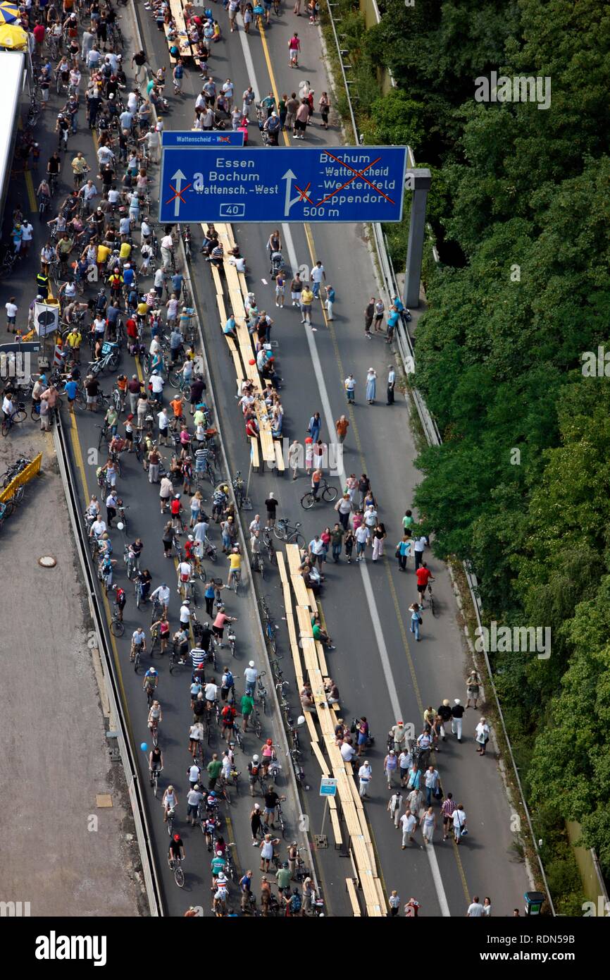 The A40 motorway at the Still-Leben art event on the Ruhrschnellweg A40 ...