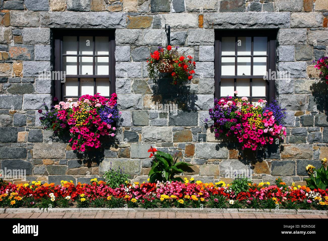 Facade detail granite stone hi-res stock photography and images - Alamy