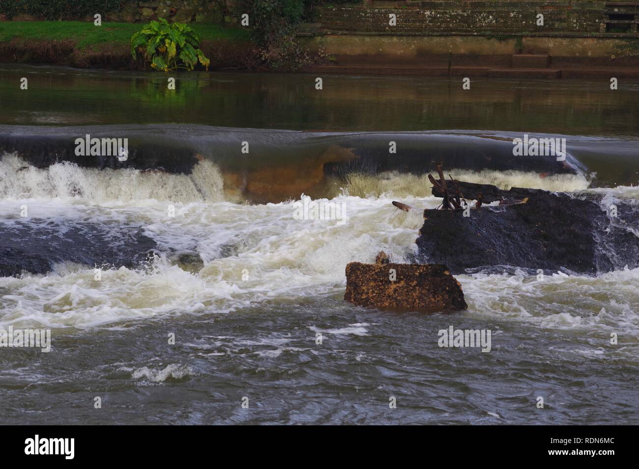 Police / Council Exclusion Hole around "Exeter Sinkhole" Cause by River ...