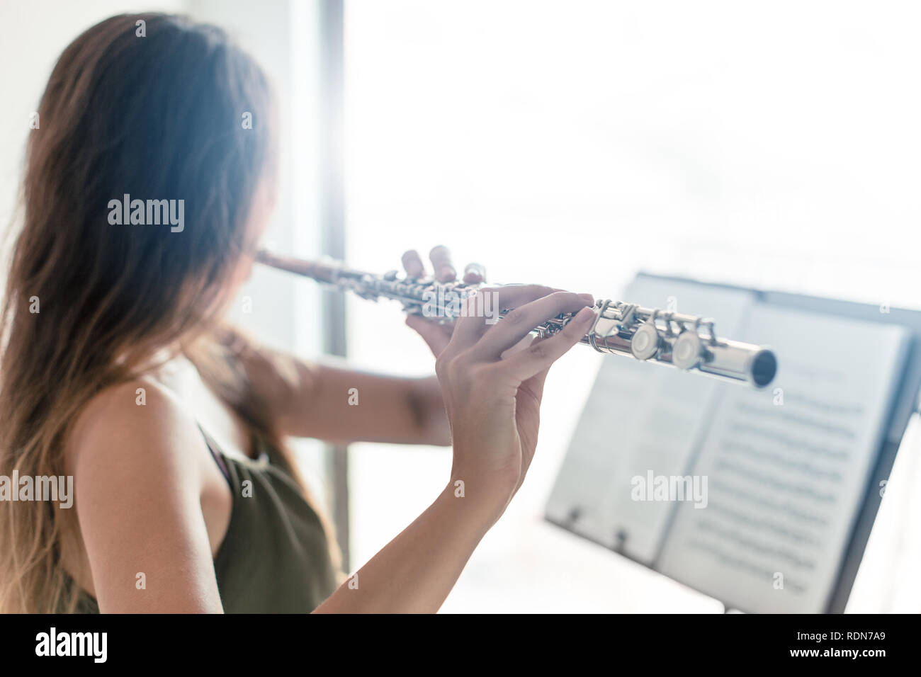 Side flute hi-res stock photography and images - Alamy