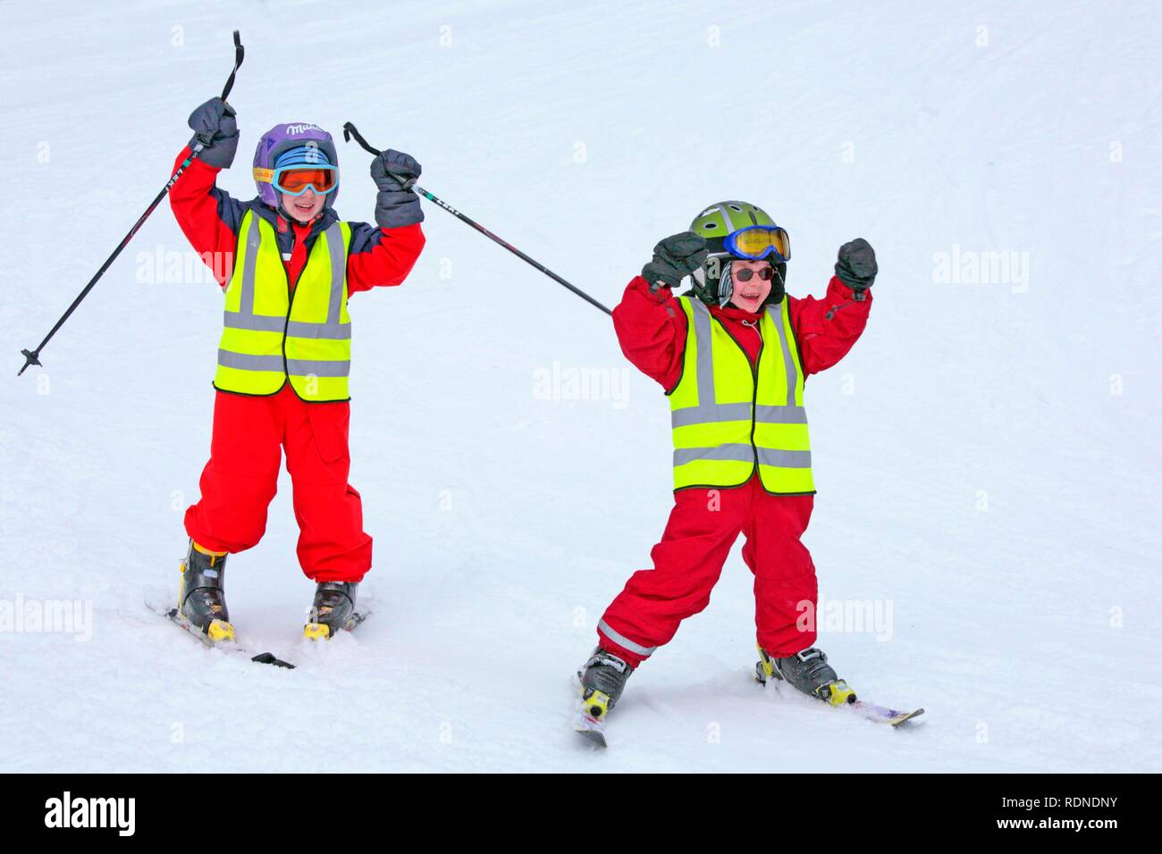 Two small skiers hi-res stock photography and images - Alamy