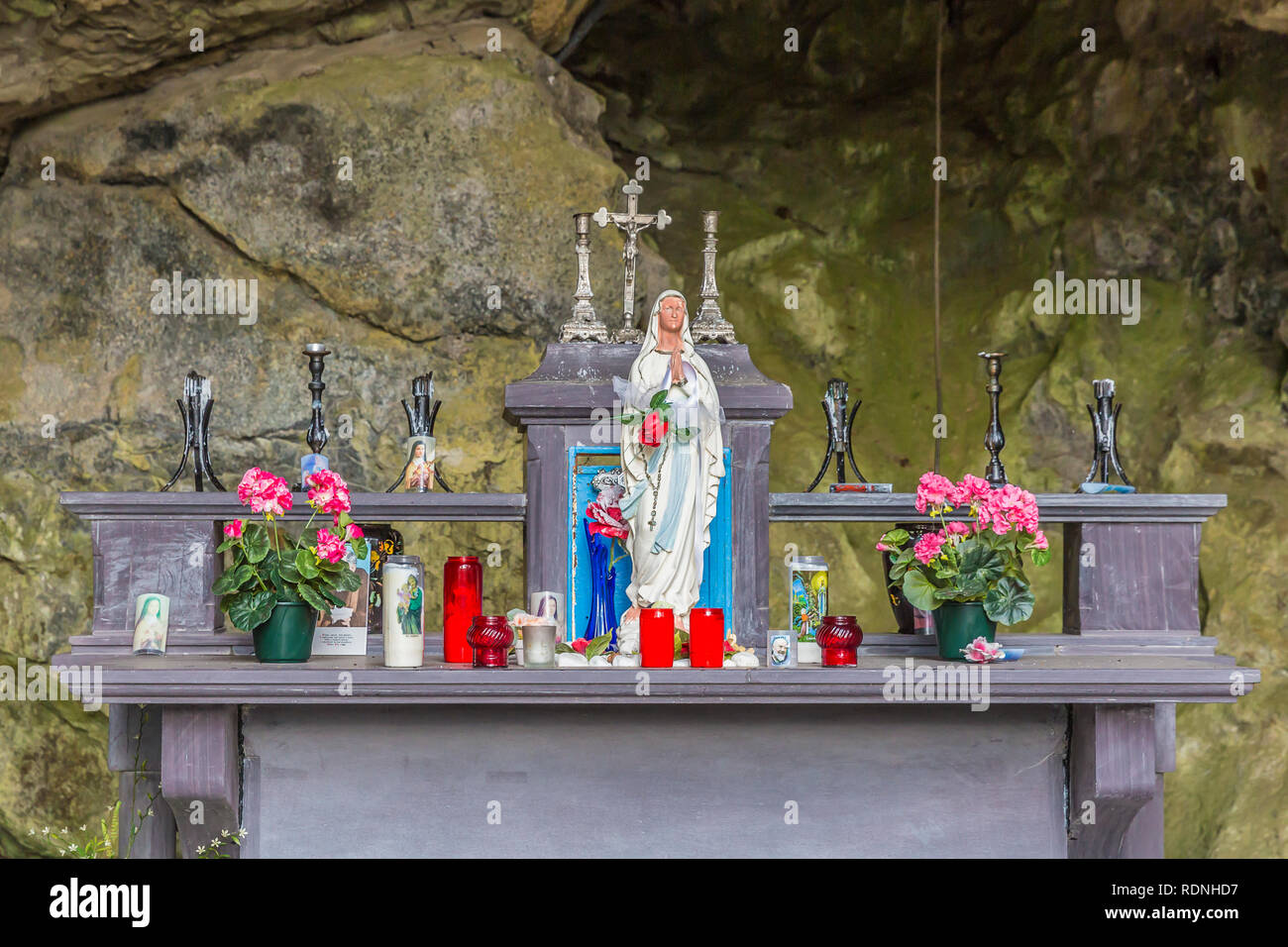 Fatima grotto hi-res stock photography and images - Alamy
