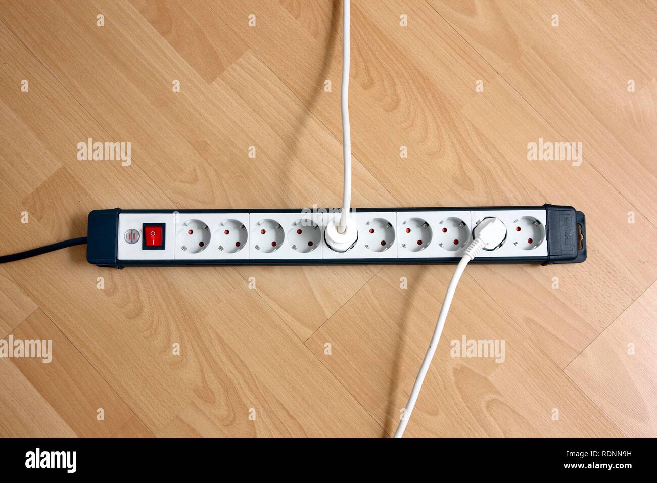 Multiple outlet strip, for connection of multiple electrical devices ...