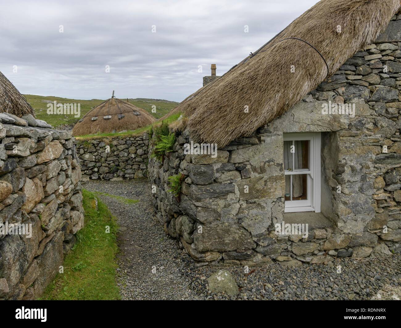 Traditional scottish blackhouse hi-res stock photography and images - Alamy