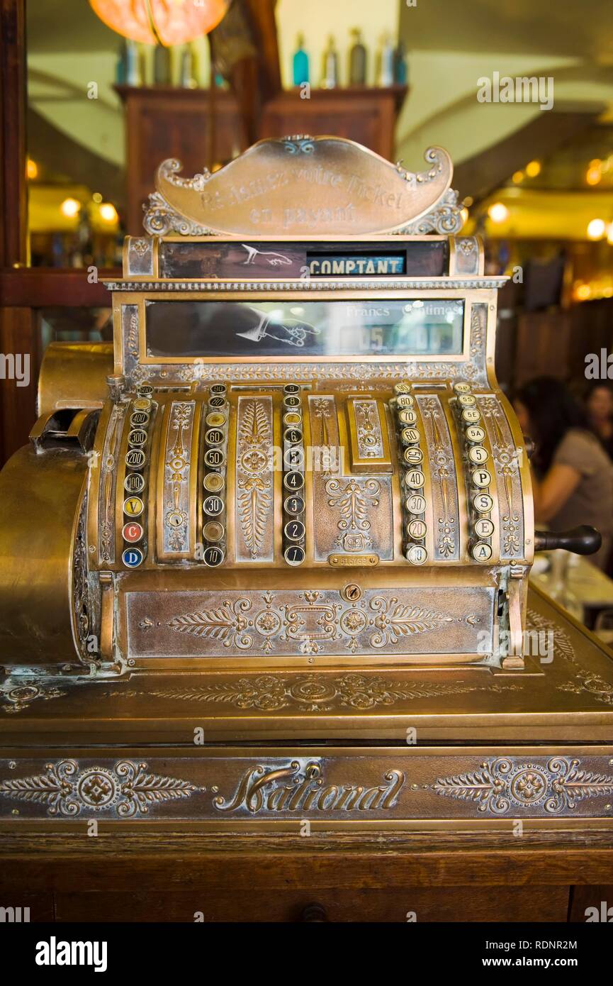 Old cash registers hi-res stock photography and images - Alamy