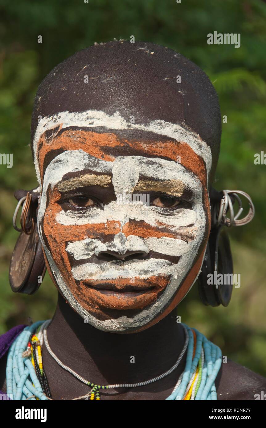 Traditional African Face Painting Stock Photos & Traditional African ...