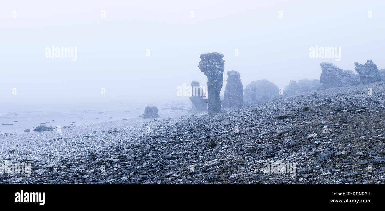 Limestone formation on beach hi-res stock photography and images - Alamy