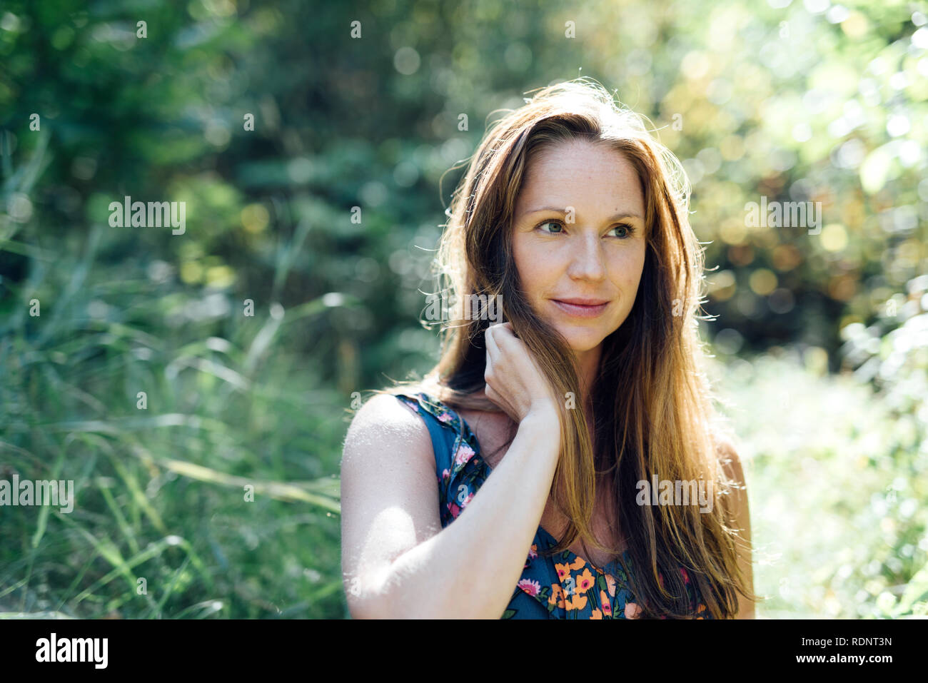 Woman beauty summer horizontal hi-res stock photography and images - Alamy