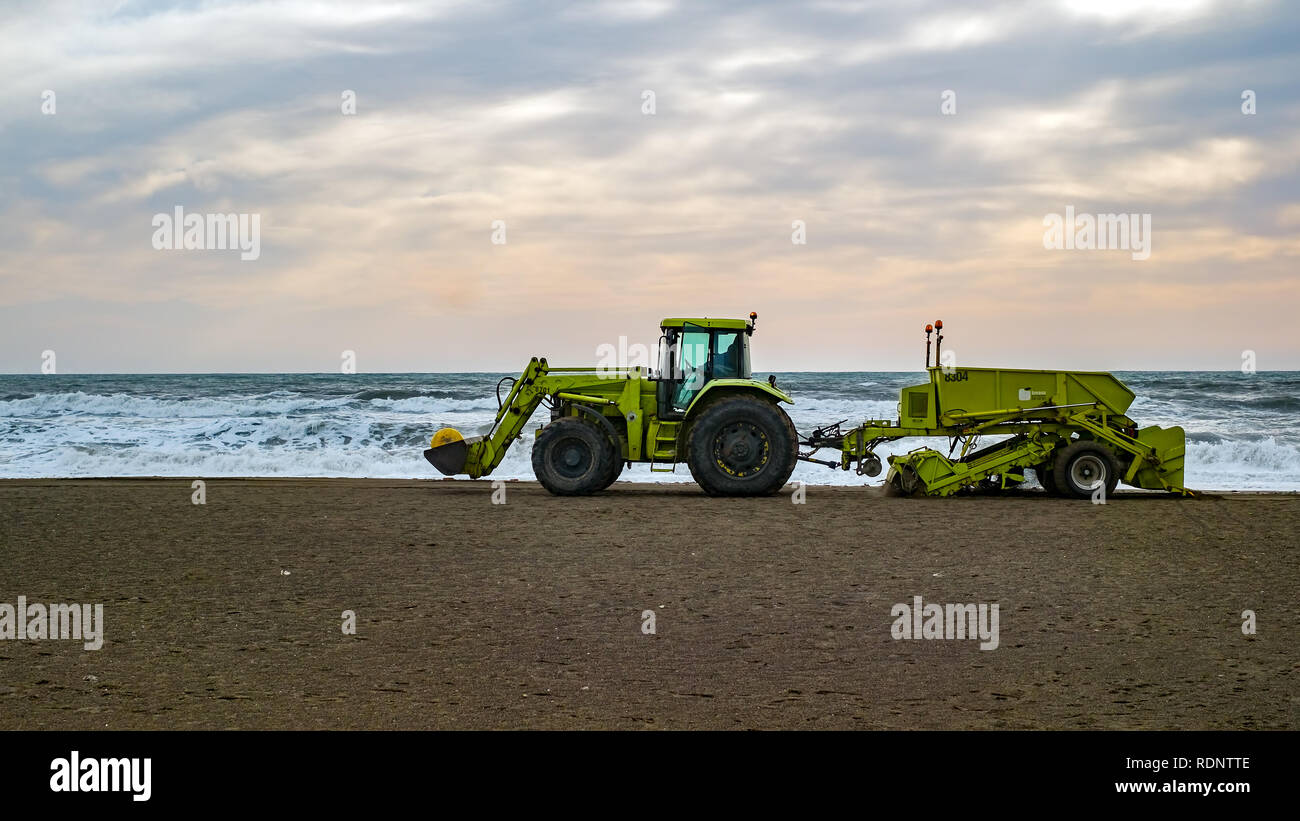 Tractor with beach cleaner hi-res stock photography and images - Alamy