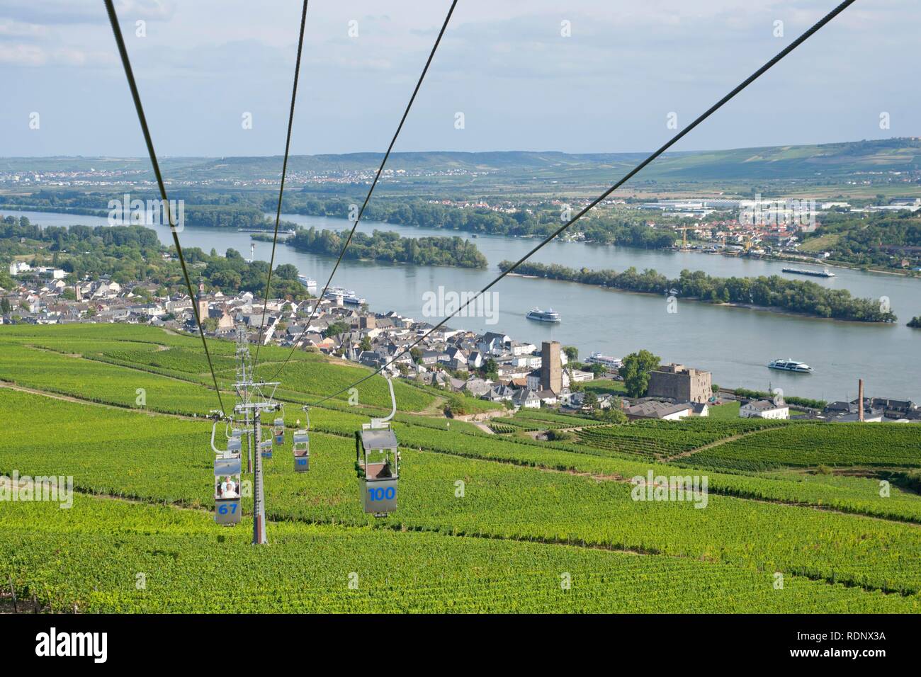 Cable car to the niederwald monument hi-res stock photography and ...