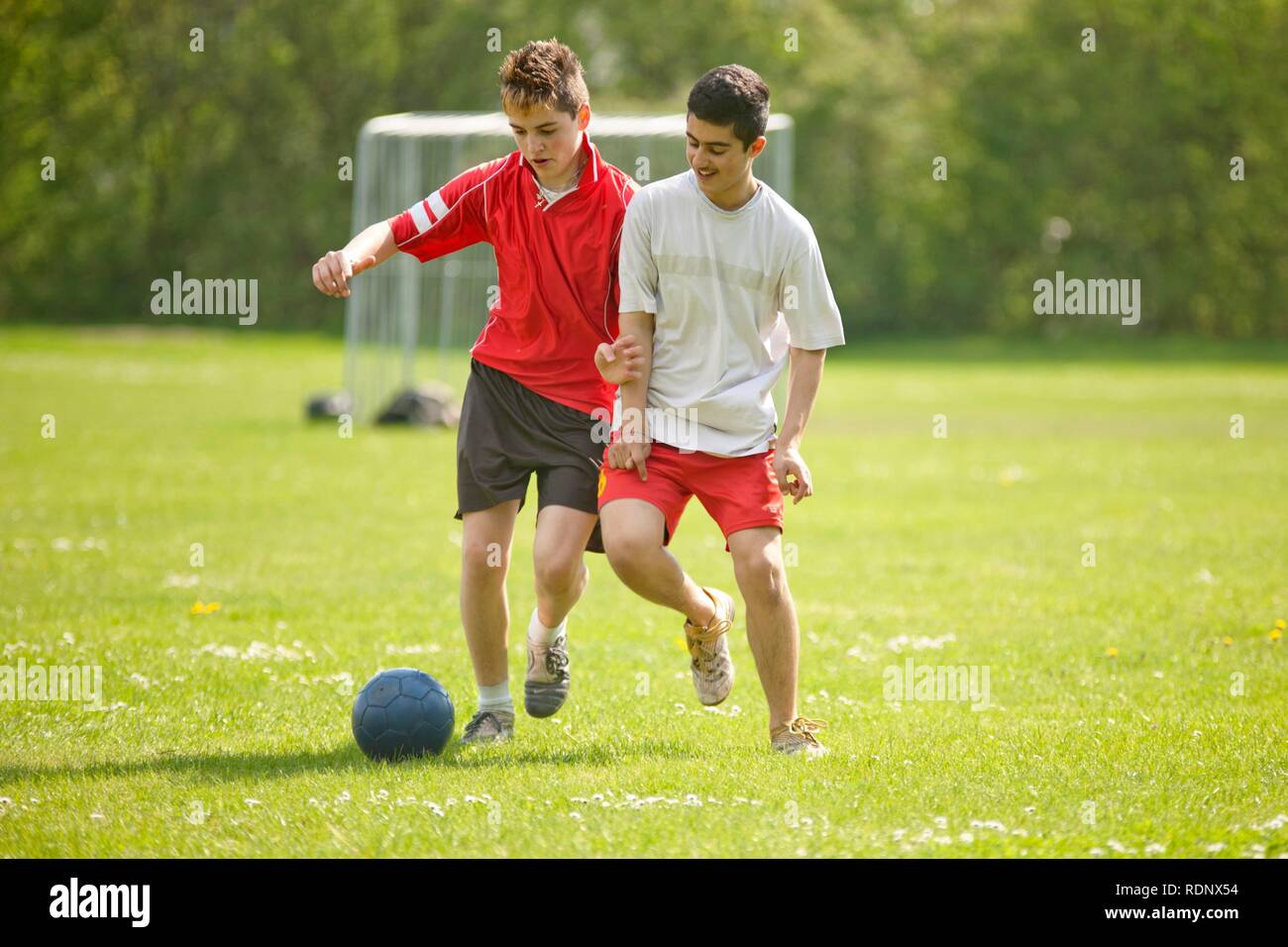 Duelling hi-res stock photography and images - Alamy
