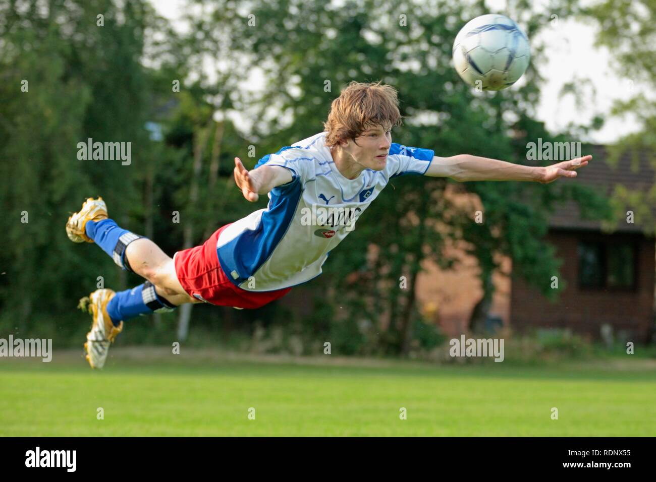 Soccer practice hi-res stock photography and images - Alamy