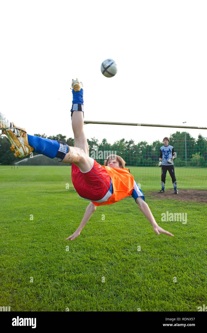 Bicycle kick soccer hi-res stock photography and images - Alamy