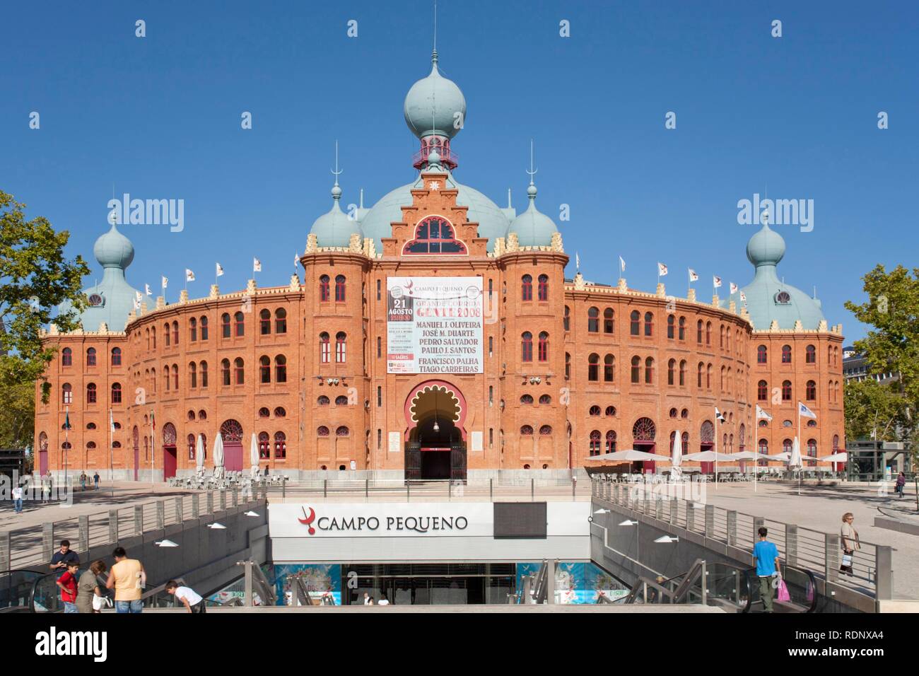 Bullfight bullfighting portugal portuguese hi-res stock photography and ...