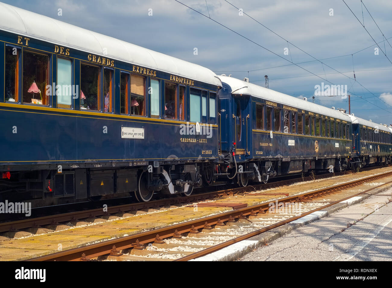 Venice simplon orient express luxury train hi-res stock photography and ...