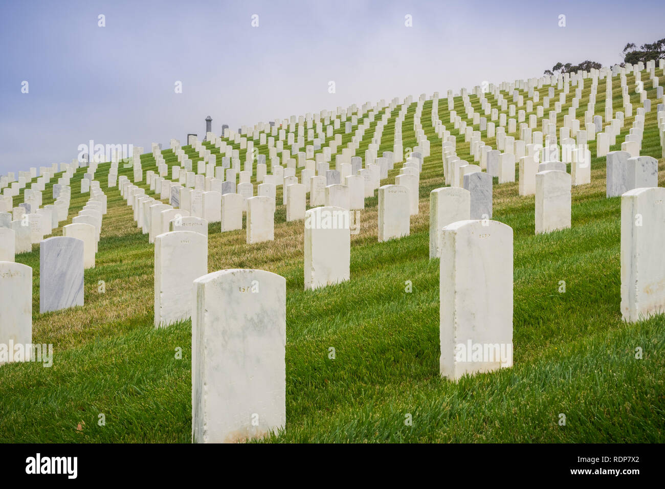 National cemetery hi-res stock photography and images - Alamy