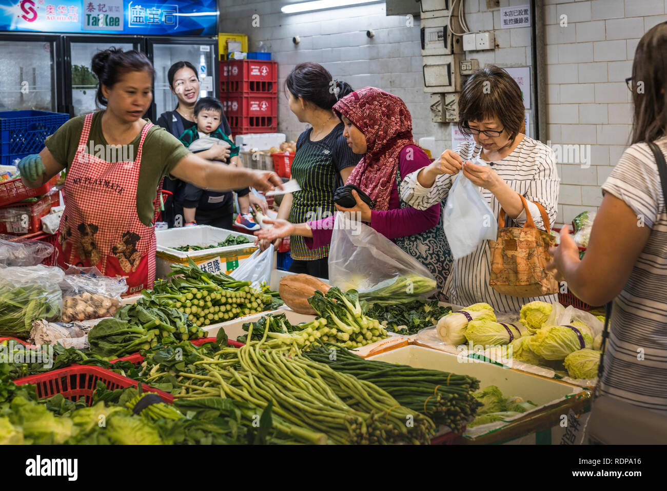 A street fruit and vegetable shop in Central Hong Kong Island, Hong ...