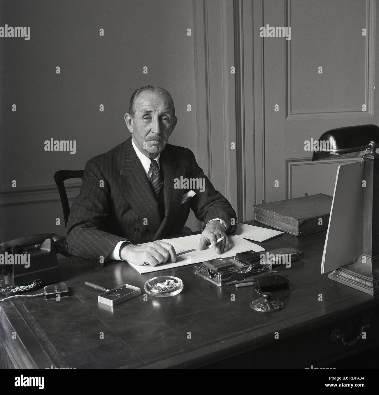 1950s office party hi-res stock photography and images - Alamy