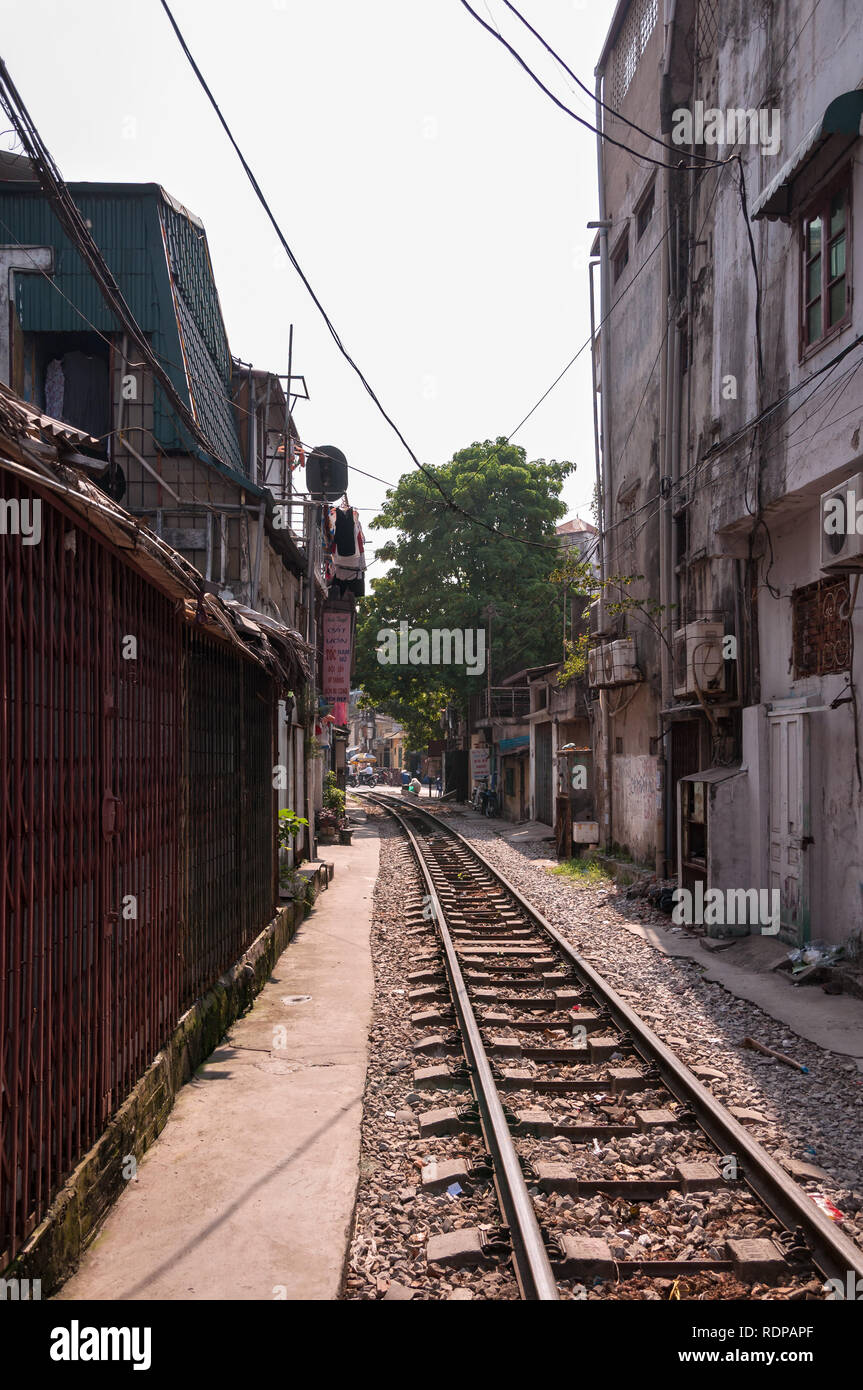 Hanoi railway hi-res stock photography and images - Alamy
