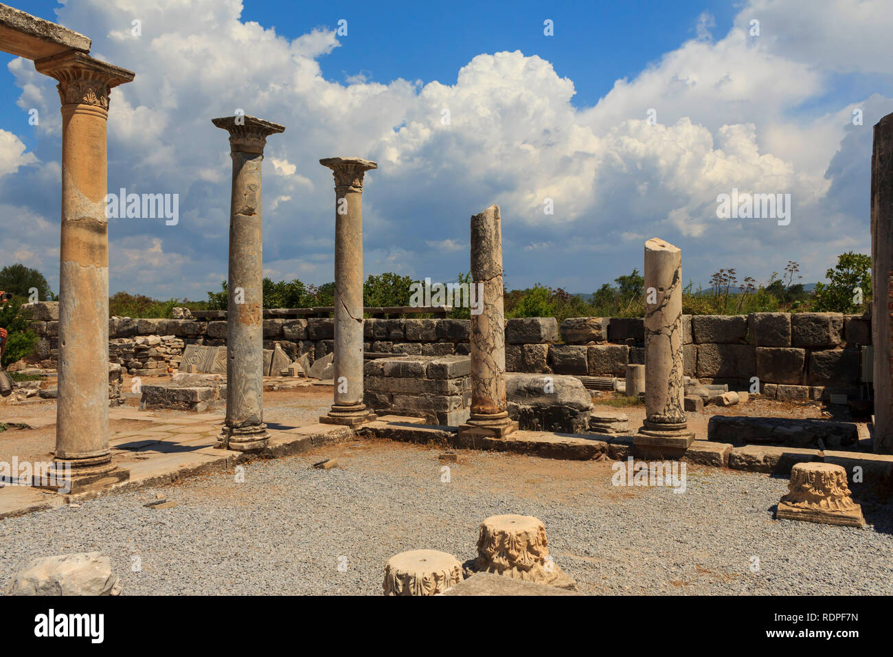 Antique colons and ruins in the city of Ephesus Stock Photo - Alamy