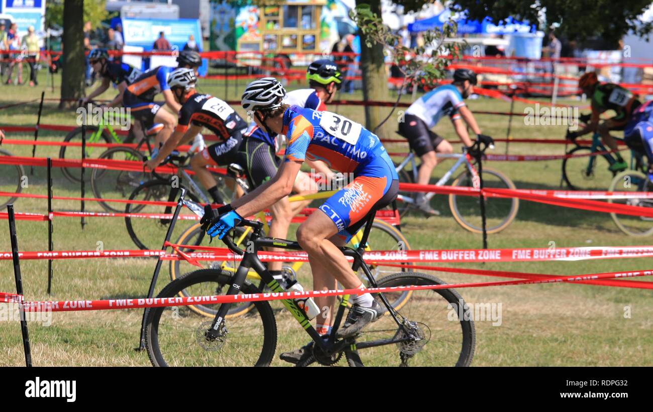 Cyclocross for the people hi-res stock photography and images - Alamy