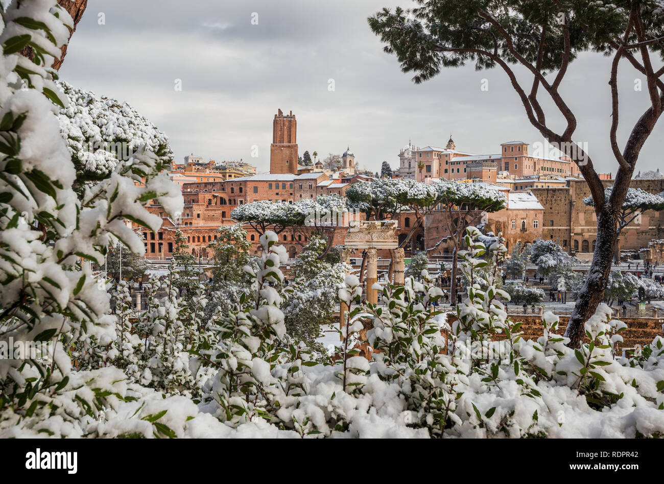 Rome with snow hi-res stock photography and images - Alamy