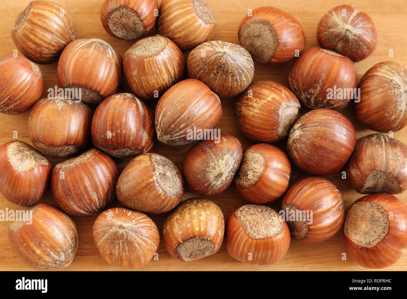 Unshelled hazelnuts hi-res stock photography and images - Alamy