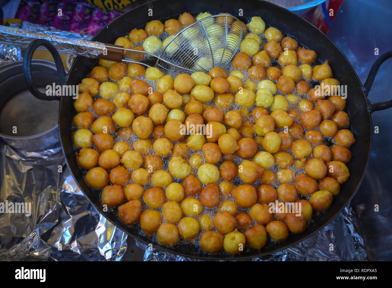 Arabic sweets hi-res stock photography and images - Alamy