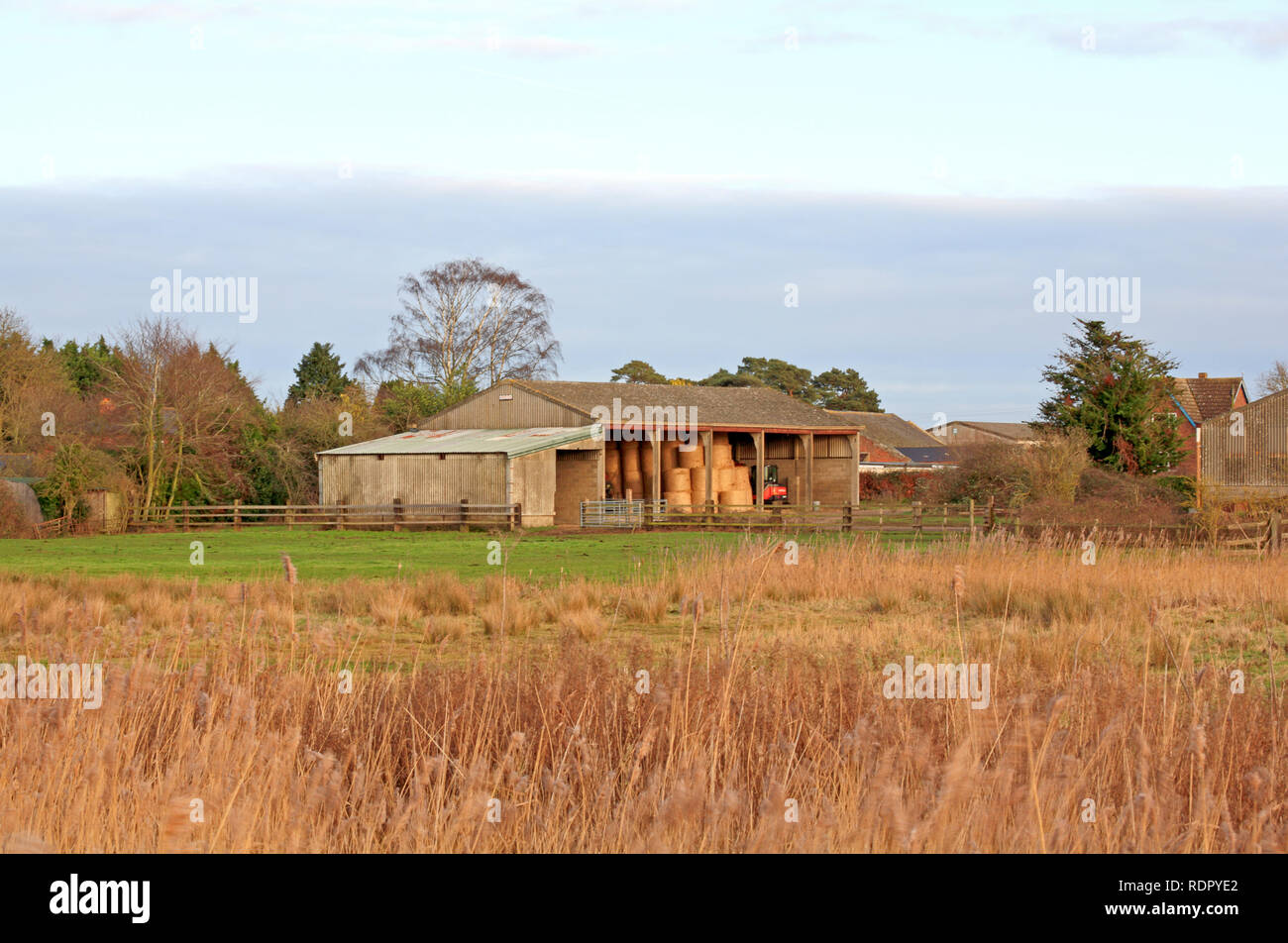 Open sided barn hi-res stock photography and images - Alamy