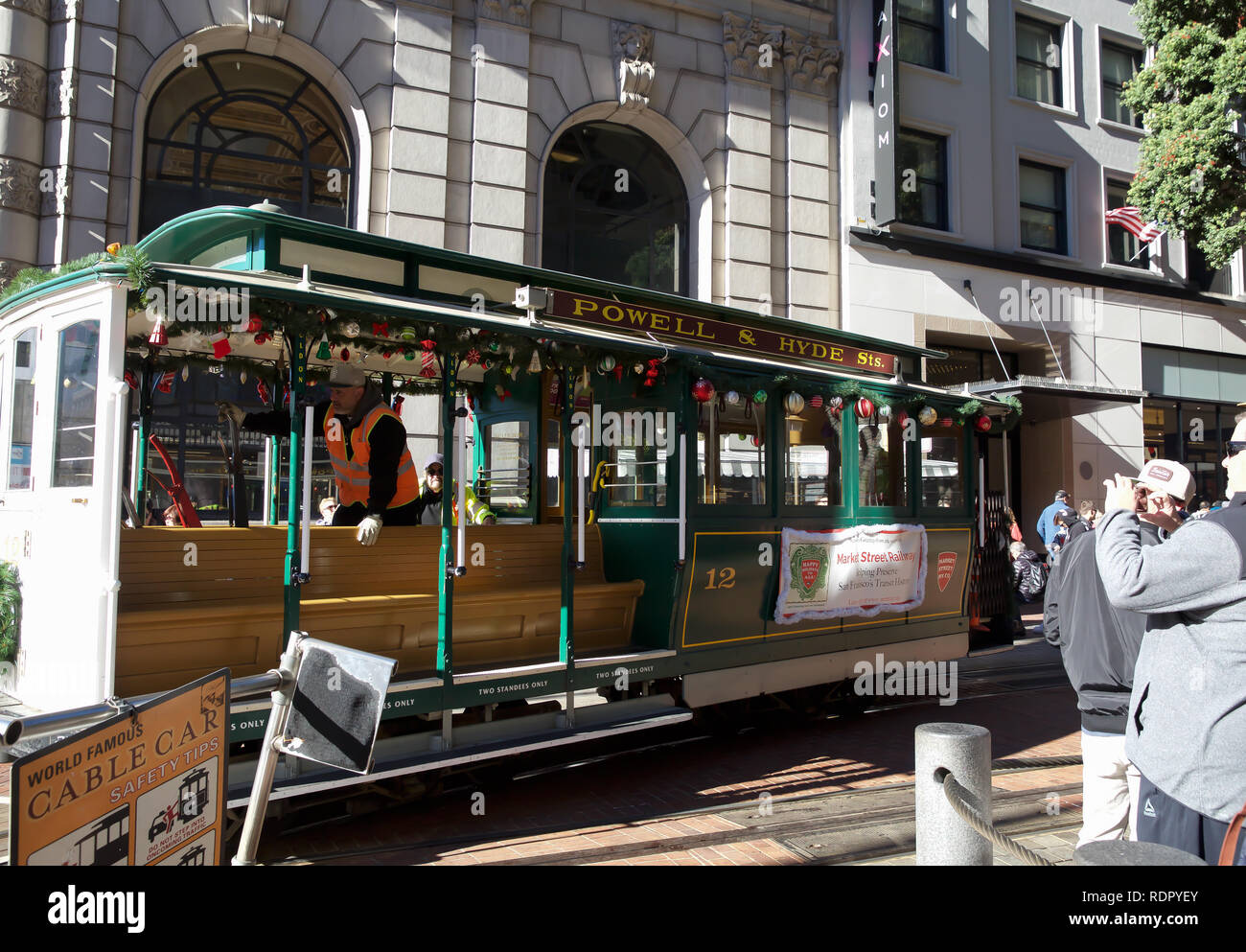 San fran cable cars hi-res stock photography and images - Alamy