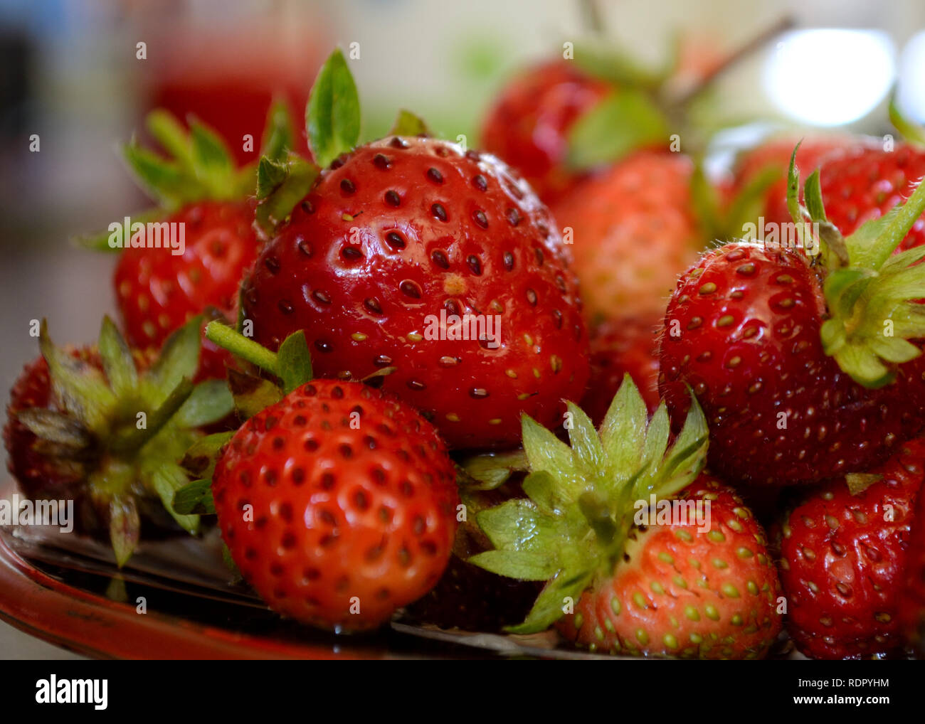Strawberries organic hi-res stock photography and images - Alamy