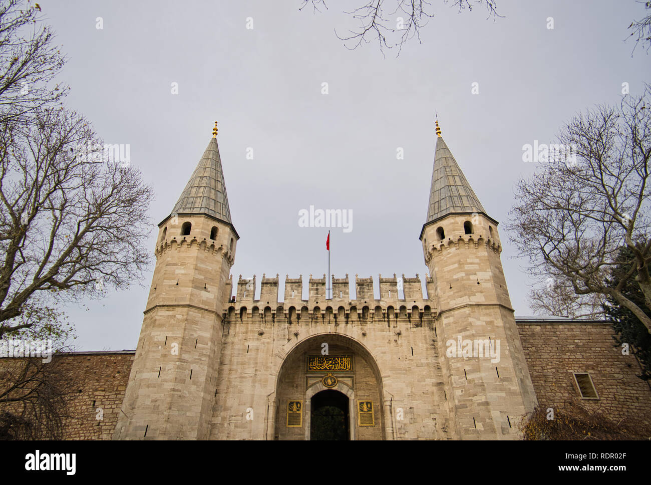 Arches of a gate hi-res stock photography and images - Alamy