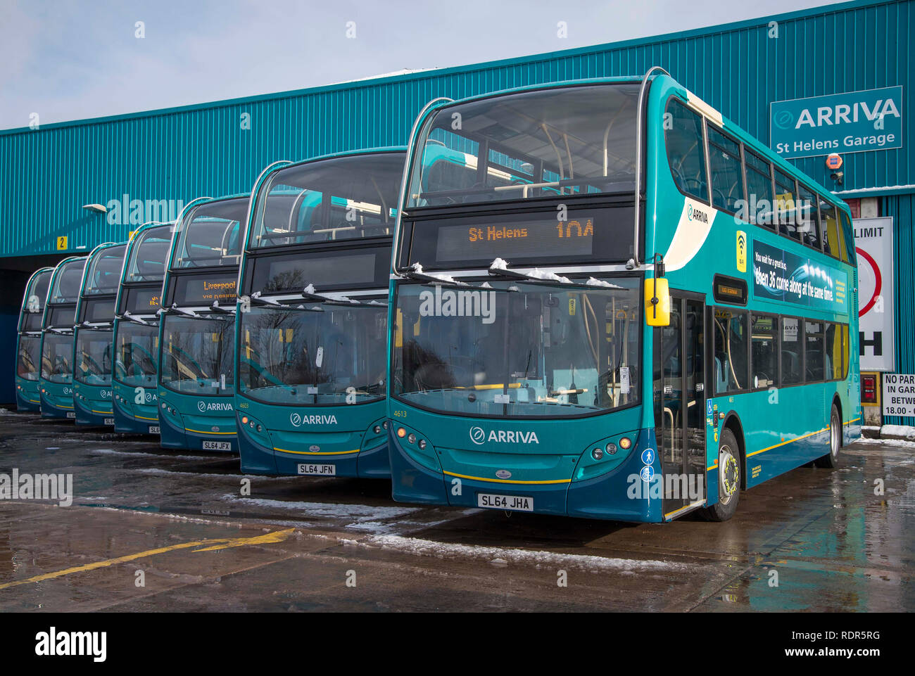 Arriva buses hi-res stock photography and images - Alamy