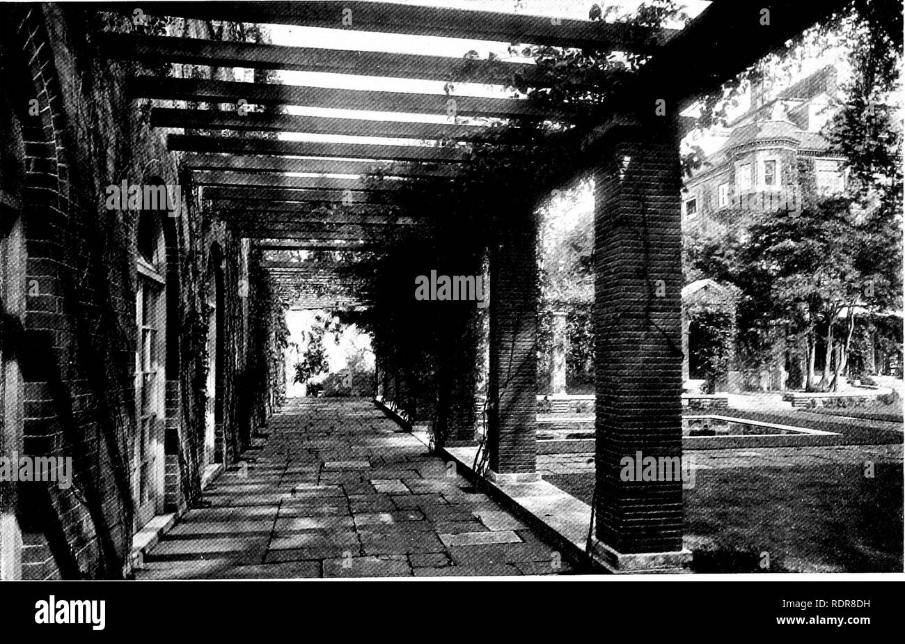 Circular raised platform Black and White Stock Photos & Images - Alamy