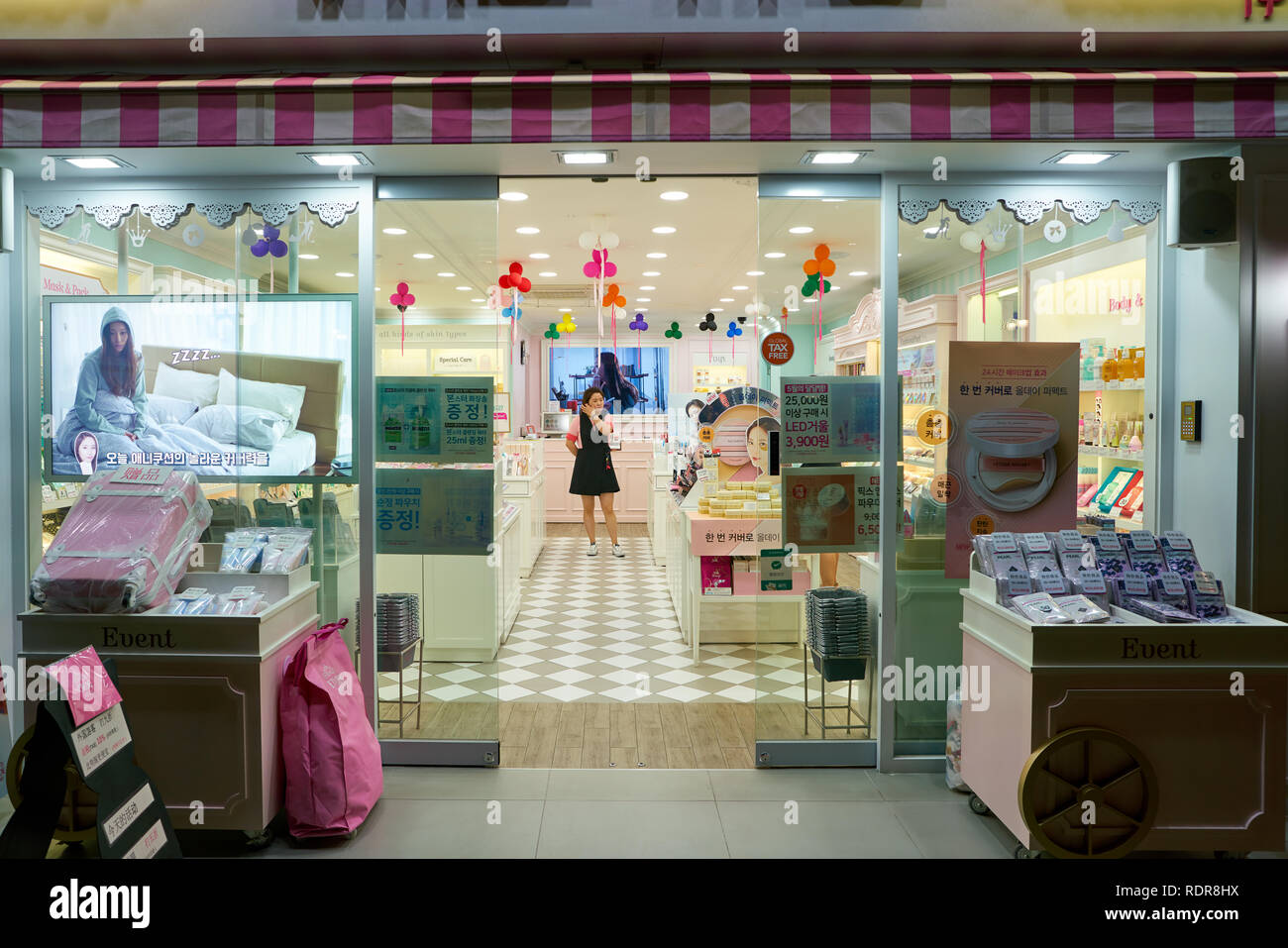 SEOUL, SOUTH KOREA - CIRCA MAY, 2017: cosmetics shop in Seoul Stock ...
