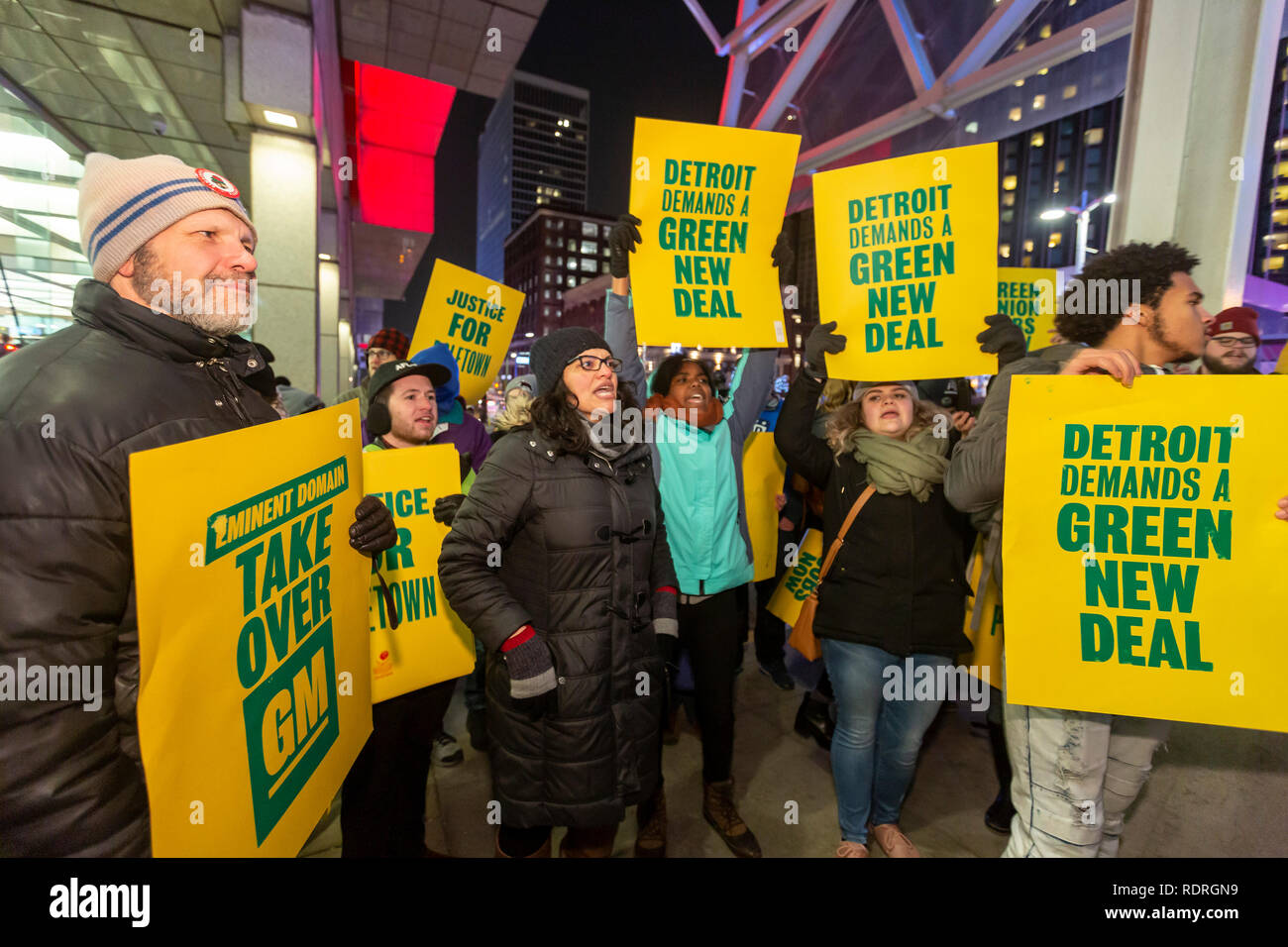 Black auto workers hi-res stock photography and images - Alamy