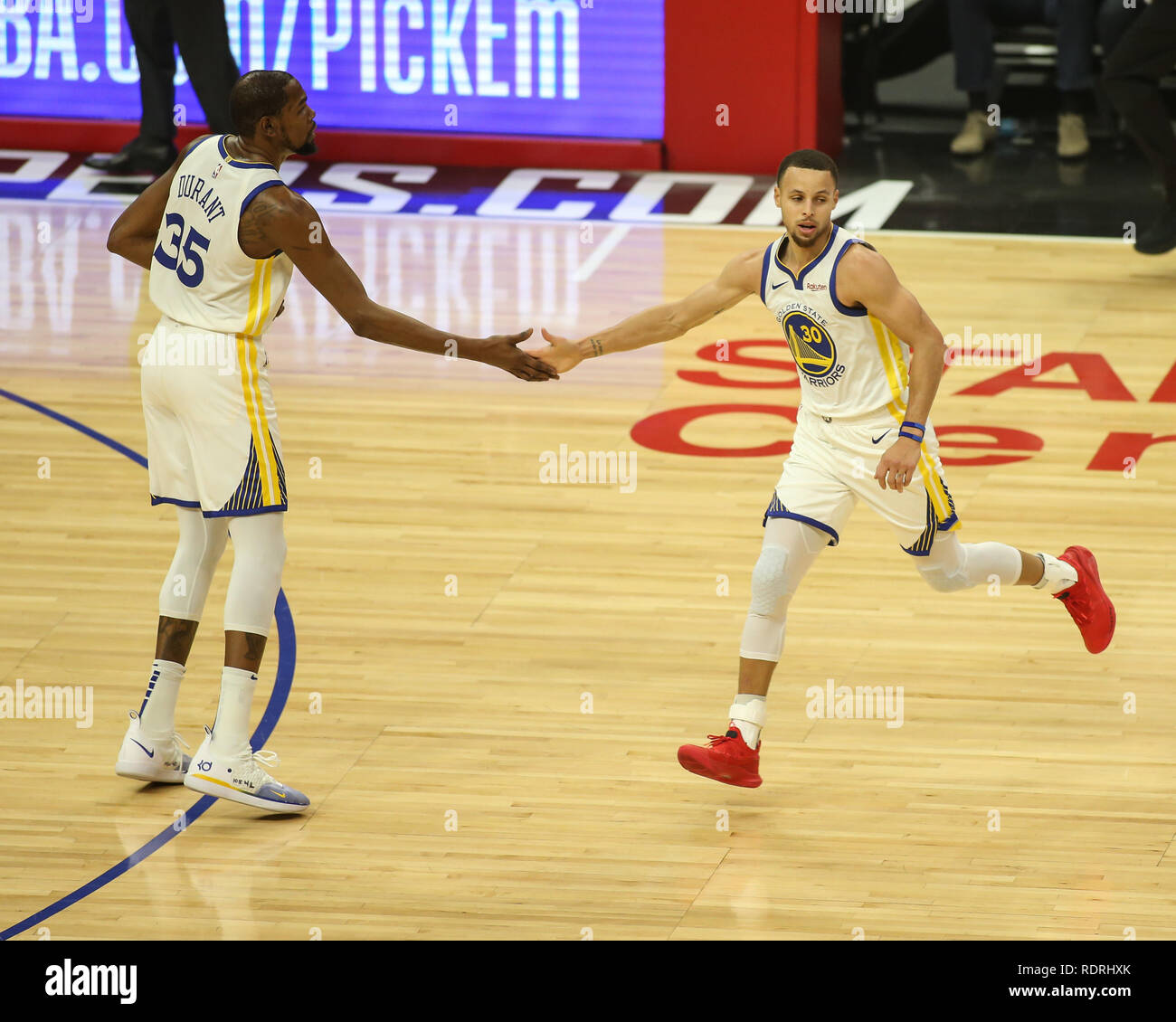 Slap hands hi-res stock photography and images - Alamy