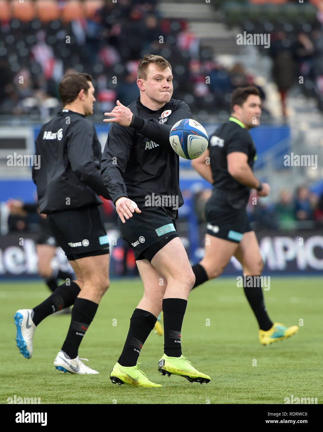 London, UK. 19th Jan, 2019. Nick Tompkins of Saracens in pre-match warm ...