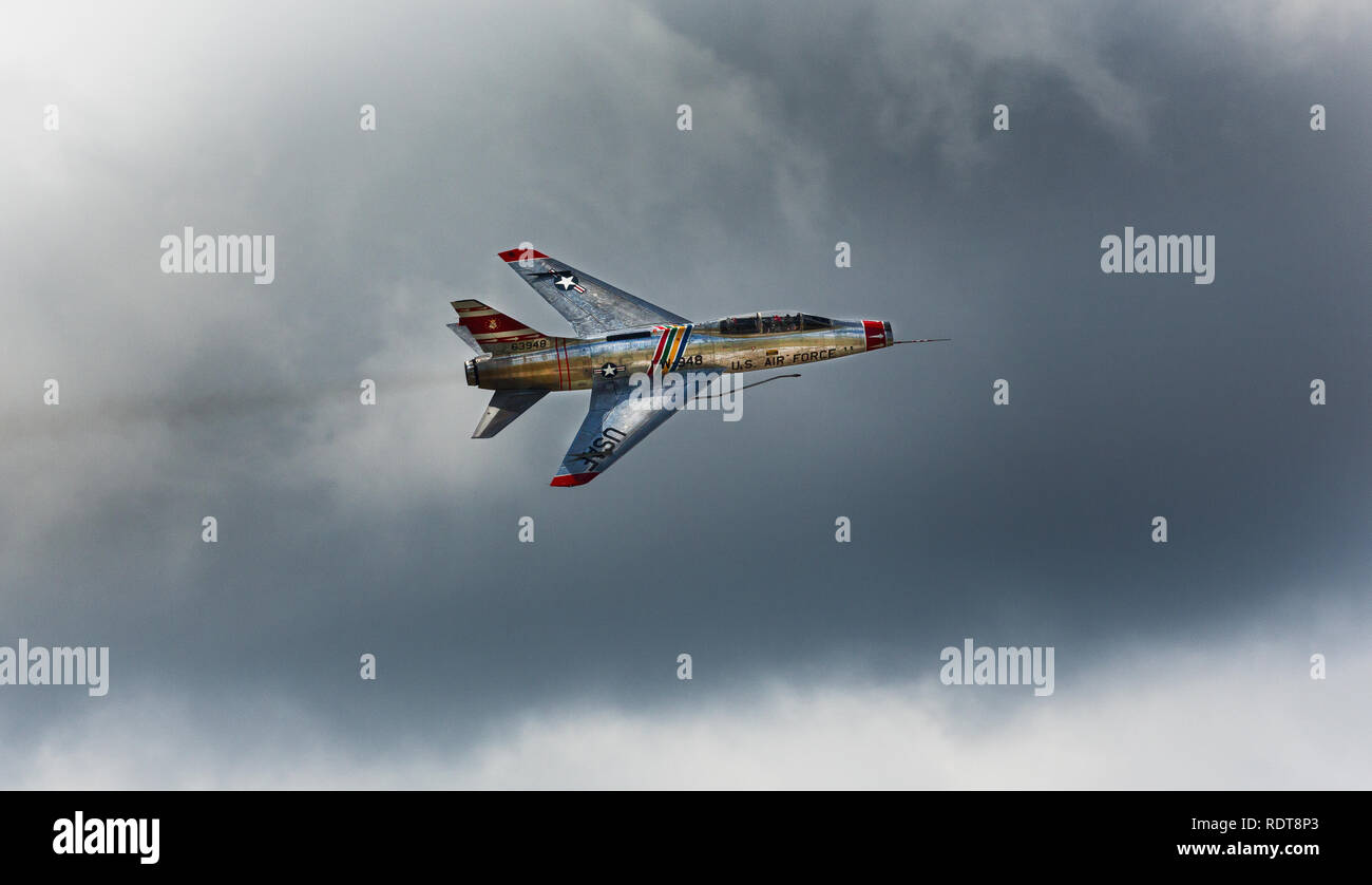 North American F-100 Super Sabre, supersonic jet fighter from the ...