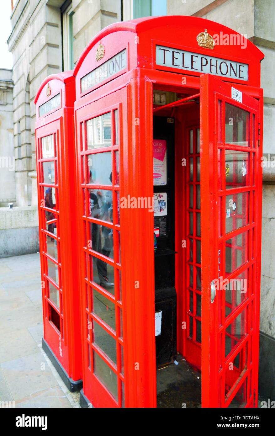 Traditional british telephone box Stock Photo - Alamy