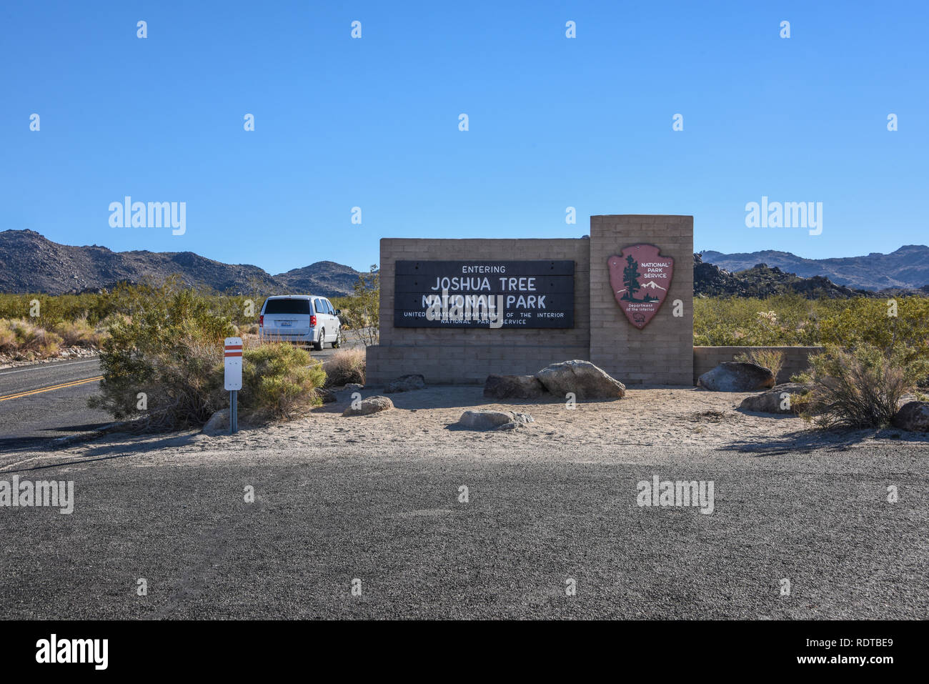 Joshua tree entrance sign hi-res stock photography and images - Alamy