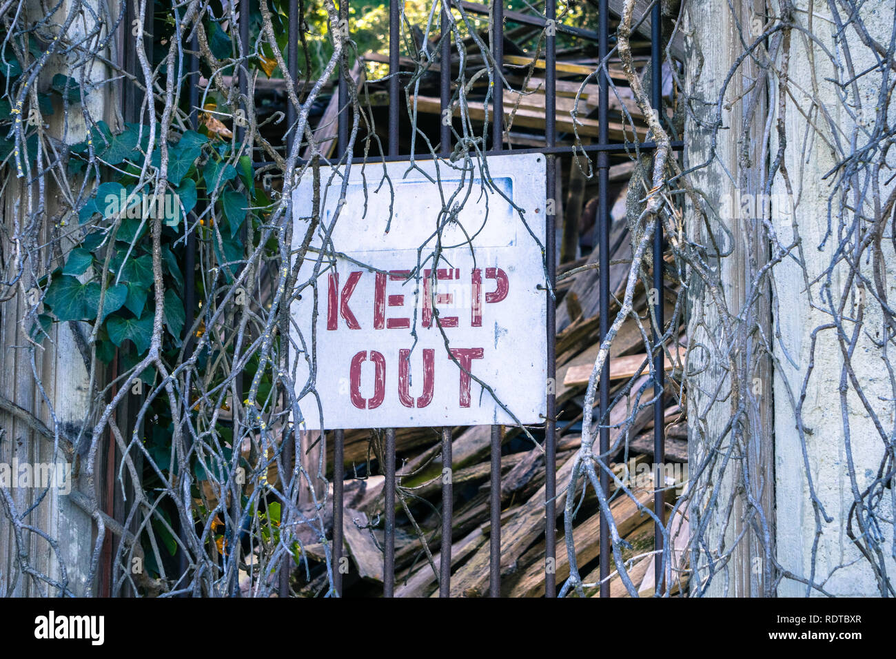 Derelict building warning sign danger hi-res stock photography and images - Alamy