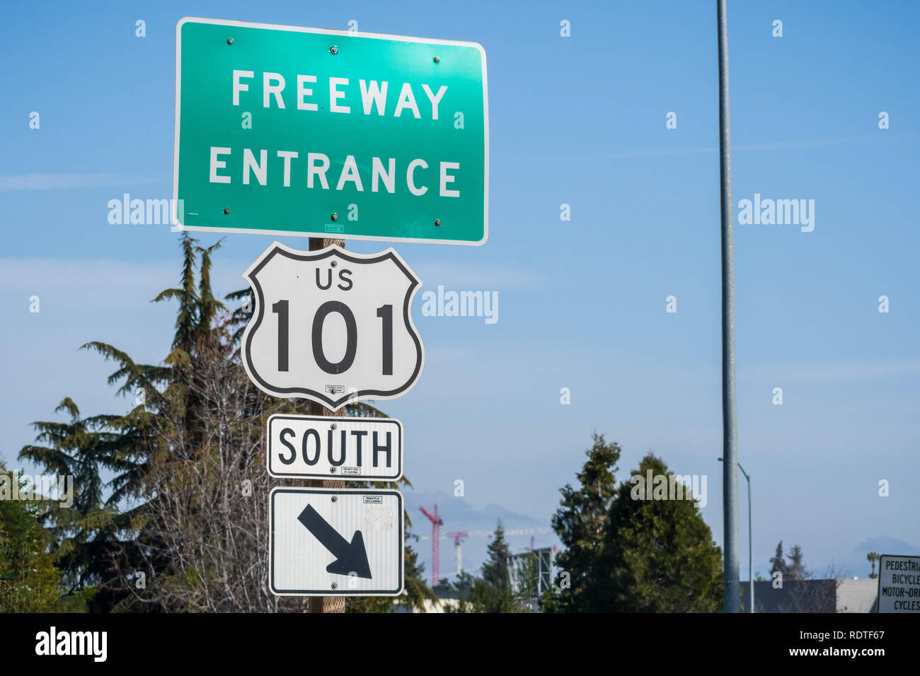 101 freeway sign hi-res stock photography and images - Alamy