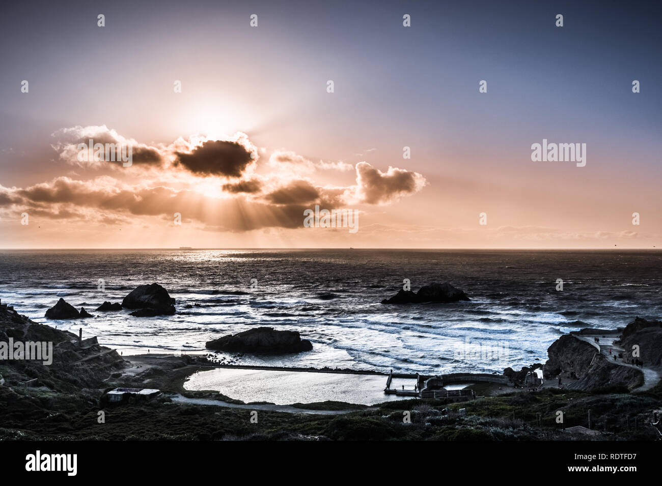 Golden hour illuminating beach hi-res stock photography and images - Alamy