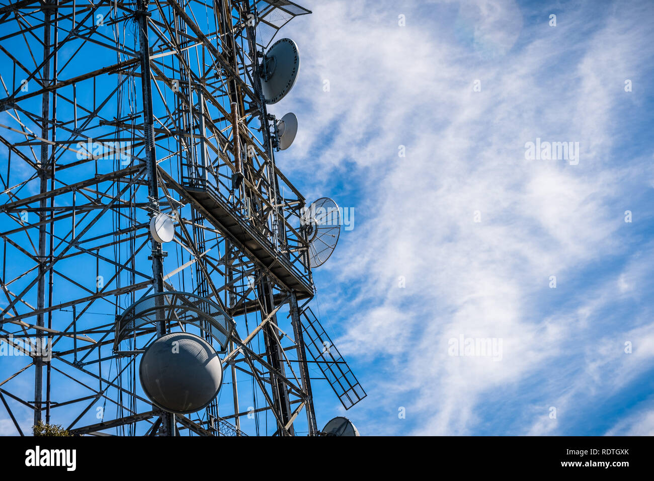 Radio antenna tower hi-res stock photography and images - Alamy