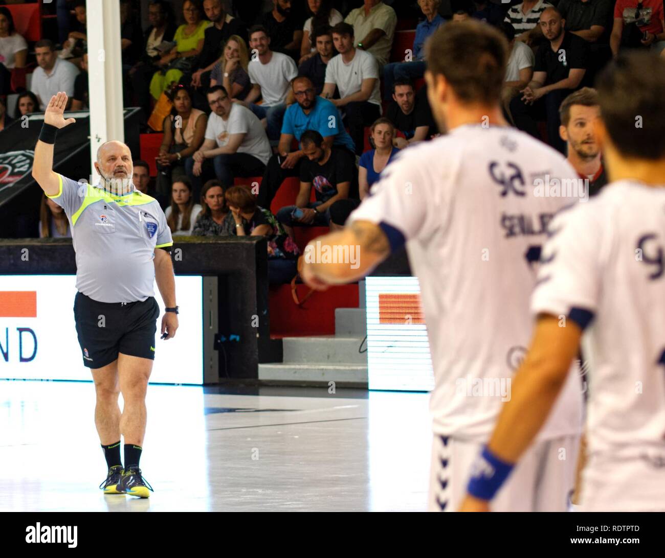 Passif hi-res stock photography and images - Alamy