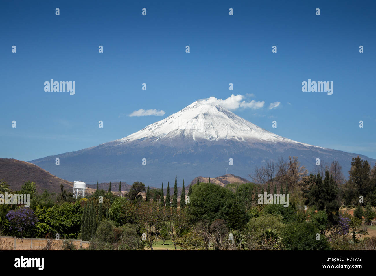 Popocatepetl snow hi-res stock photography and images - Alamy