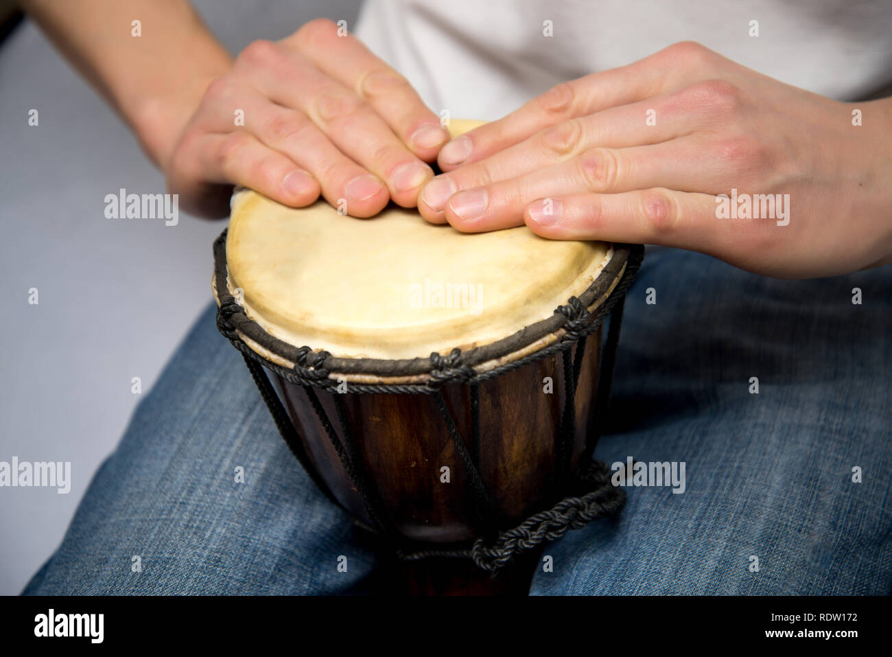 Hand drum arabic hi-res stock photography and images - Alamy