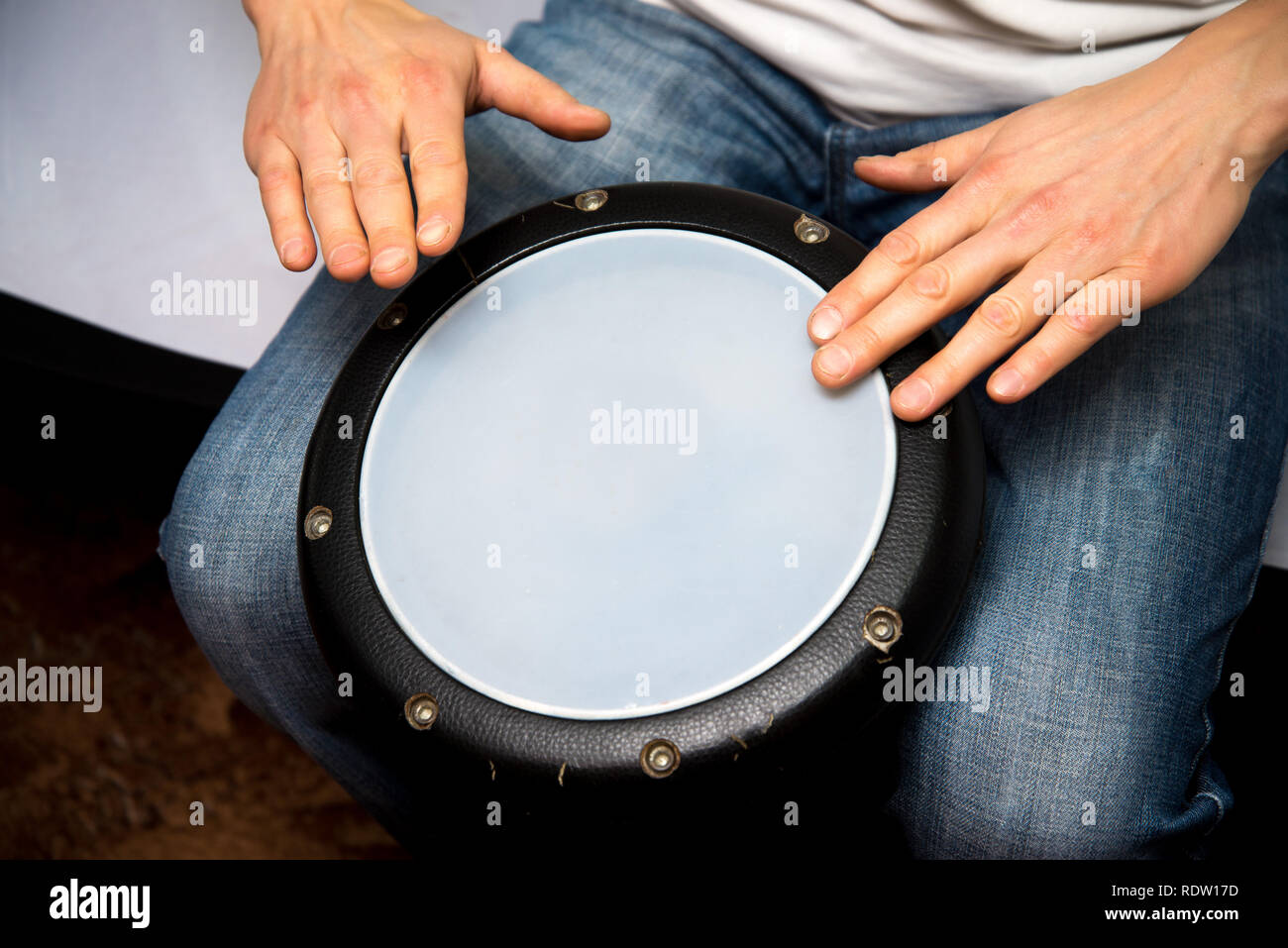 Hand drum arabic hi-res stock photography and images - Alamy